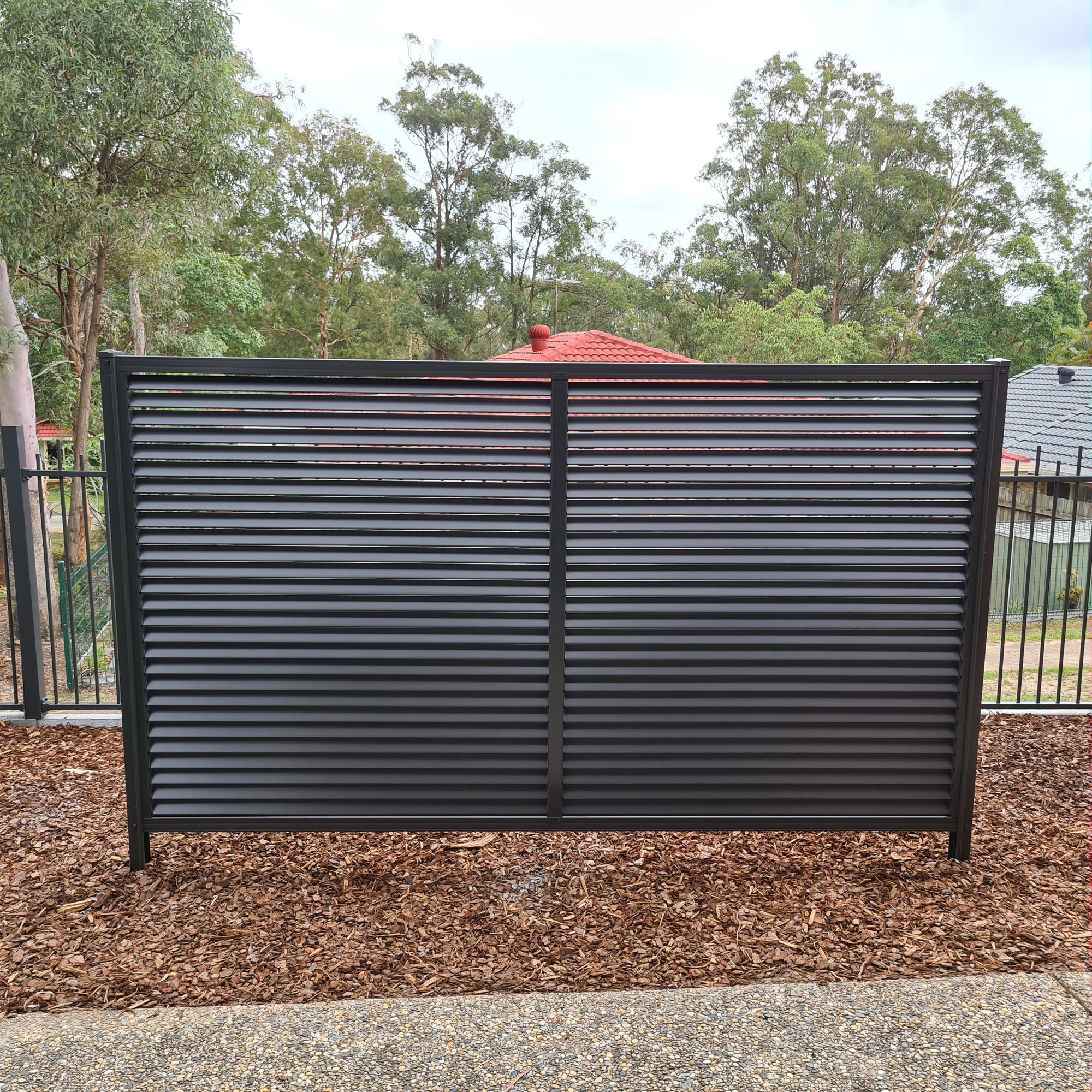 Gallery – COLORBOND SLAT FENCE – Superior Screens USA